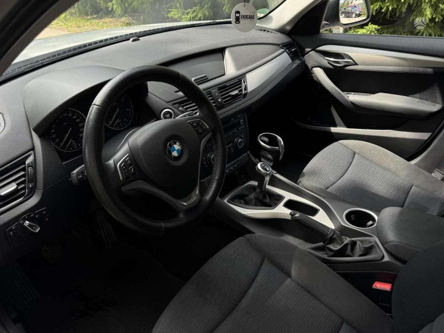 White BMW X1 2013 in Marijampole, with an engine capacity of 2.00 L and mileage of 150 thousand km for 6999 €, photo 10 on AUTOMOTO.COM.LV