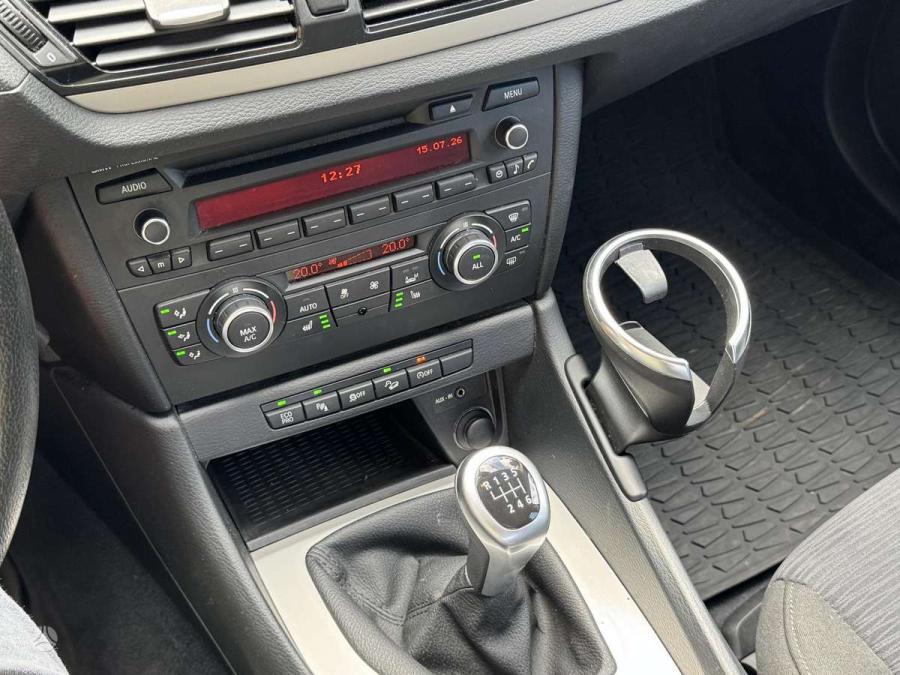 White BMW X1 2013 in Marijampole, with an engine capacity of 2.00 L and mileage of 150 thousand km for 6999 €, photo 13 on AUTOMOTO.COM.LV