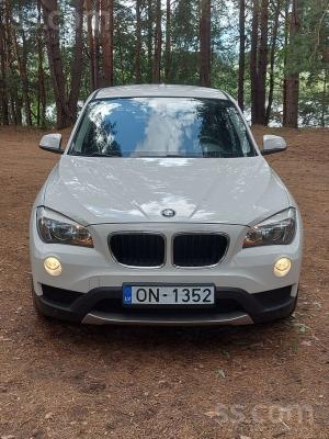 White BMW X1 2013 in Daugavpils, with an engine capacity of 2.00 L and mileage of 247 thousand km for 7150 €, photo  on AUTOMOTO.COM.LV