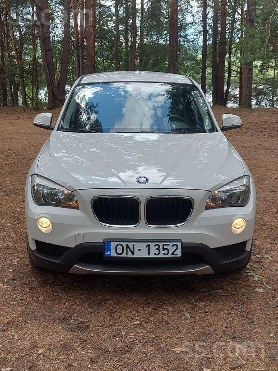 White BMW X1 2013 in Daugavpils, with an engine capacity of 2.00 L and mileage of 247 thousand km for 7150 €, photo 1 on AUTOMOTO.COM.LV