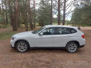 White BMW X1 2013 in Daugavpils, with an engine capacity of 2.00 L and mileage of 247 thousand km for 7150 €, photo 5 on AUTOMOTO.COM.LV