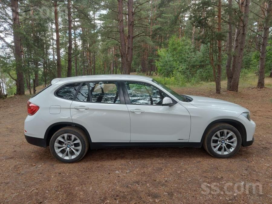 White BMW X1 2013 in Daugavpils, with an engine capacity of 2.00 L and mileage of 247 thousand km for 7150 €, photo 6 on AUTOMOTO.COM.LV
