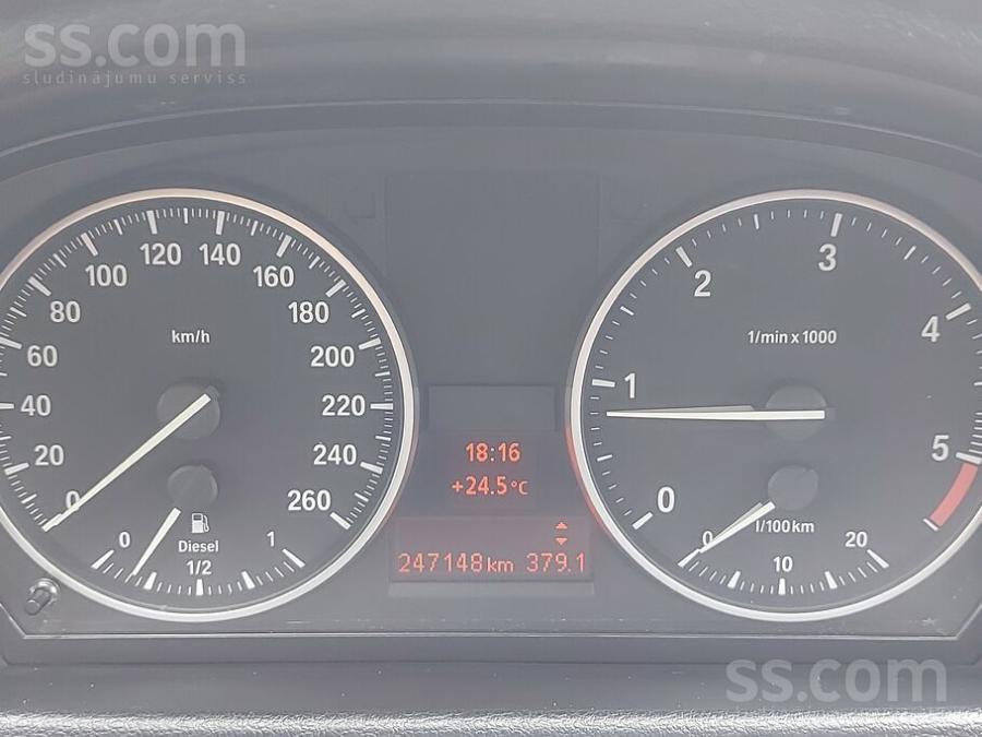 White BMW X1 2013 in Daugavpils, with an engine capacity of 2.00 L and mileage of 247 thousand km for 7150 €, photo 13 on AUTOMOTO.COM.LV