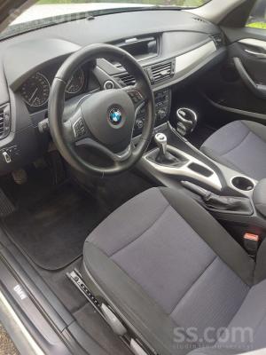 White BMW X1 2013 in Daugavpils, with an engine capacity of 2.00 L and mileage of 247 thousand km for 7150 €, photo 15 on AUTOMOTO.COM.LV