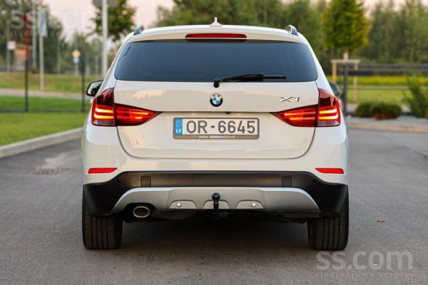 Белый БМВ Х1 2013 в Елгава, объемом двигателя 2.00 л и пробегом 0 тыс. км за 9990 €, фото 6 на AUTOMOTO.COM.LV