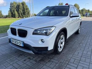 Белый БМВ Х1 2013 в Таураге, объемом двигателя 2.00 л и пробегом 240 тыс. км за 4900 €, фото  на AUTOMOTO.COM.LV