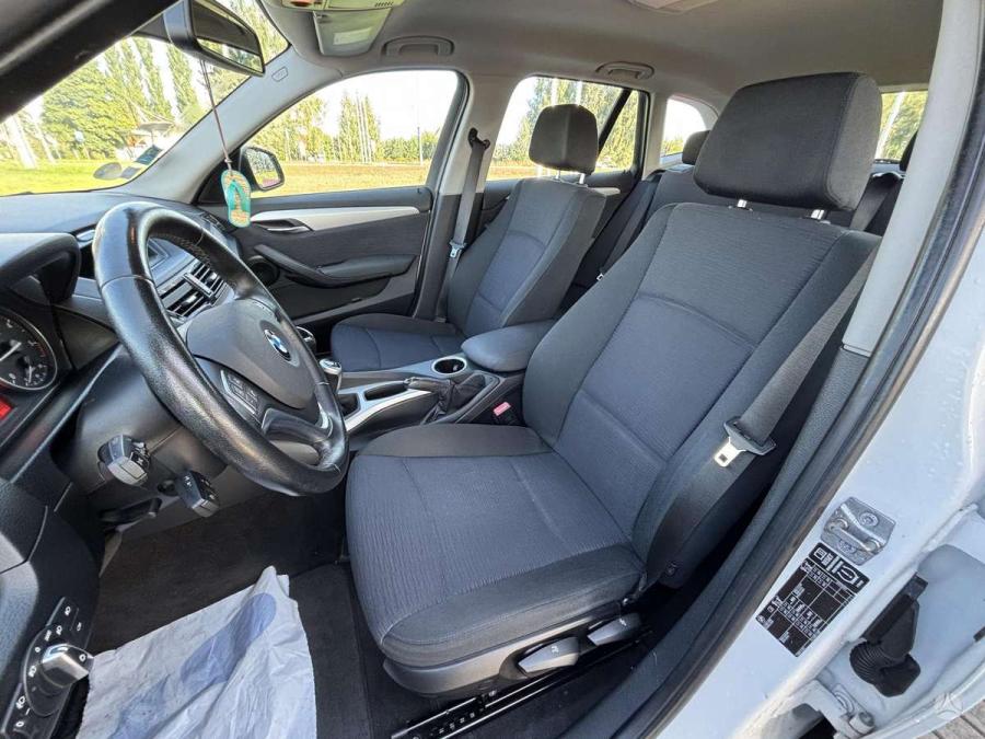 Balts BMW X1 2013 Tauragė, ar dzinēja tilpumu 2.00 L un nobraukumu 240 tūkst. km par 4900 €, foto 12 vietnē AUTOMOTO.COM.LV