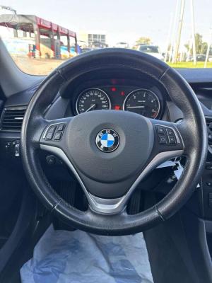 Balts BMW X1 2013 Tauragė, ar dzinēja tilpumu 2.00 L un nobraukumu 240 tūkst. km par 4900 €, foto 18 vietnē AUTOMOTO.COM.LV