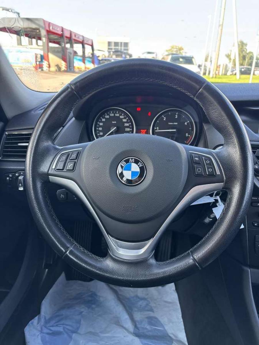 Balts BMW X1 2013 Tauragė, ar dzinēja tilpumu 2.00 L un nobraukumu 240 tūkst. km par 4900 €, foto 18 vietnē AUTOMOTO.COM.LV