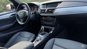 White BMW X1 2013 in Ukmerge, with an engine capacity of 2.00 L and mileage of 291 thousand km for 7300 €, photo 11 on AUTOMOTO.COM.LV