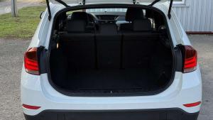 White BMW X1 2013 in Ukmerge, with an engine capacity of 2.00 L and mileage of 291 thousand km for 7300 €, photo 24 on AUTOMOTO.COM.LV