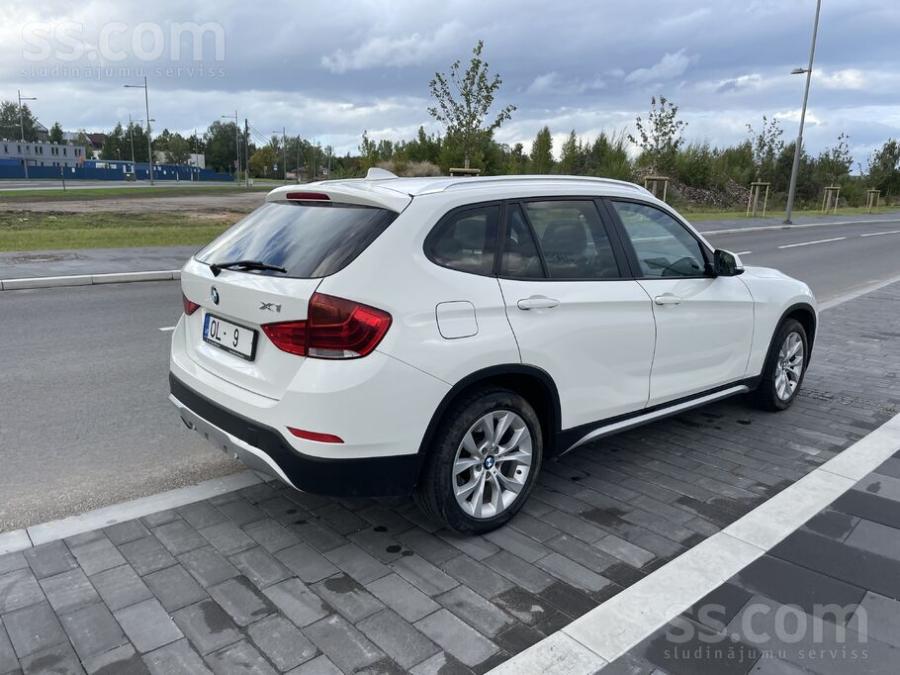 Balts BMW X1 2013 Rīga, ar dzinēja tilpumu 2.00 L un nobraukumu 228 tūkst. km par 8790 €, foto 9 vietnē AUTOMOTO.COM.LV