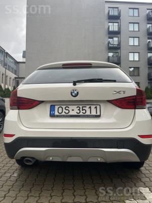 Balts BMW X1 2013 Rīga, ar dzinēja tilpumu 2.00 L un nobraukumu 228 tūkst. km par 8790 €, foto 11 vietnē AUTOMOTO.COM.LV