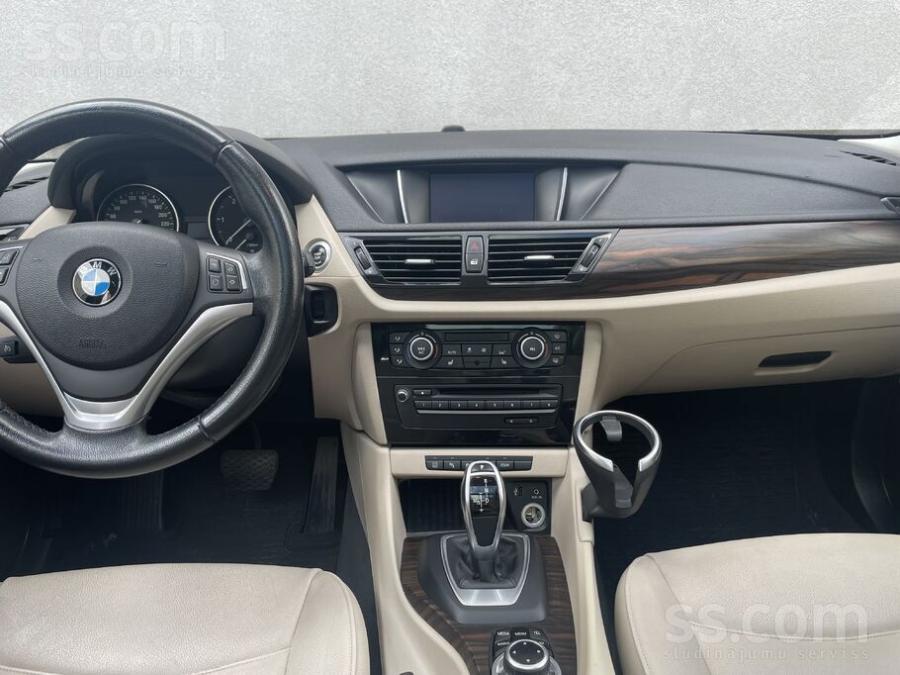 Balts BMW X1 2013 Rīga, ar dzinēja tilpumu 2.00 L un nobraukumu 228 tūkst. km par 8790 €, foto 21 vietnē AUTOMOTO.COM.LV