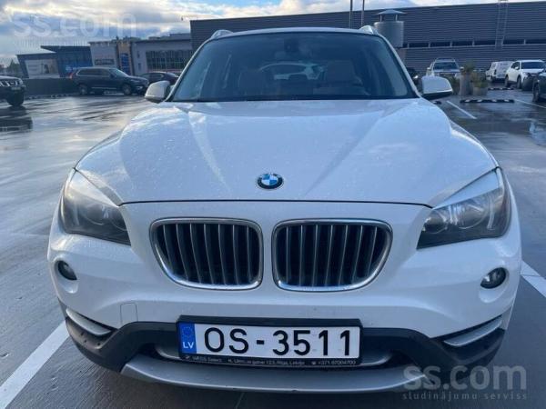 White BMW X1 2013 in Riga, with an engine capacity of 2.00 L and mileage of 228 thousand km for 7598 €, photo 1 on AUTOMOTO.COM.LV