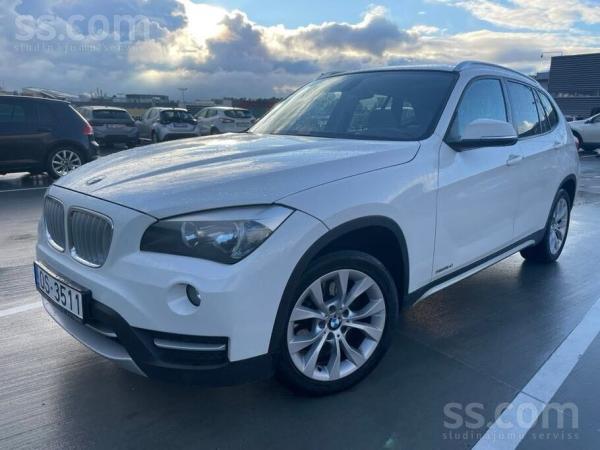 White BMW X1 2013 in Riga, with an engine capacity of 2.00 L and mileage of 228 thousand km for 7598 €, photo 5 on AUTOMOTO.COM.LV