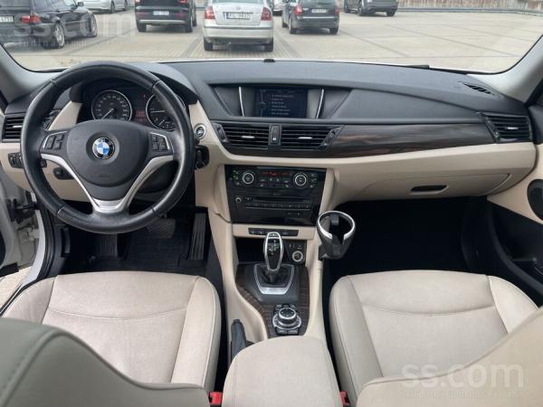 White BMW X1 2013 in Riga, with an engine capacity of 2.00 L and mileage of 228 thousand km for 7598 €, photo 8 on AUTOMOTO.COM.LV