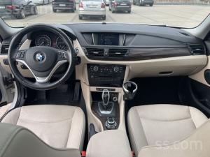 White BMW X1 2013 in Riga, with an engine capacity of 2.00 L and mileage of 228 thousand km for 7598 €, photo 8 on AUTOMOTO.COM.LV