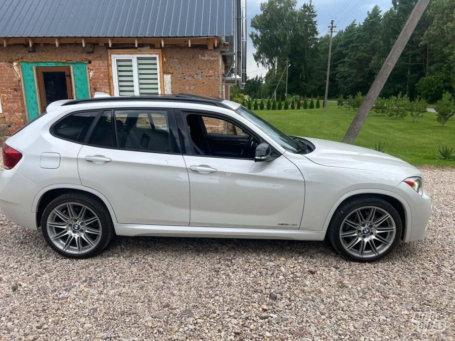 White BMW X1 2013 in Vilnius, with an engine capacity of 3.00 L and mileage of 130 thousand km for 8300 €, photo 7 on AUTOMOTO.COM.LV