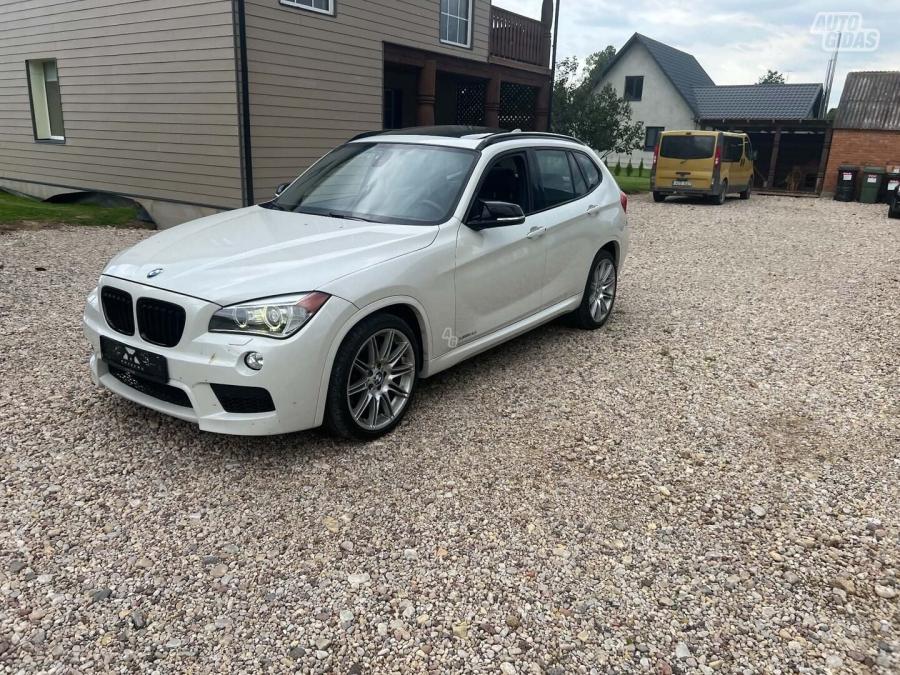White BMW X1 2013 in Vilnius, with an engine capacity of 3.00 L and mileage of 130 thousand km for 8300 €, photo 11 on AUTOMOTO.COM.LV