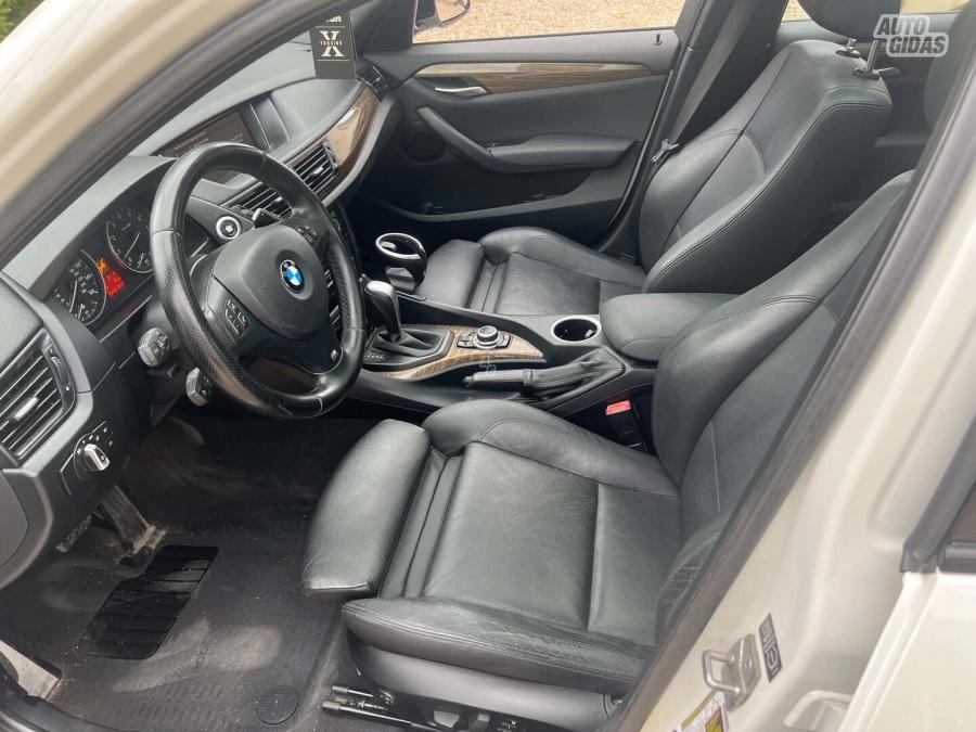 White BMW X1 2013 in Vilnius, with an engine capacity of 3.00 L and mileage of 130 thousand km for 8300 €, photo 12 on AUTOMOTO.COM.LV