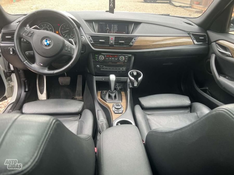 White BMW X1 2013 in Vilnius, with an engine capacity of 3.00 L and mileage of 130 thousand km for 8300 €, photo 13 on AUTOMOTO.COM.LV