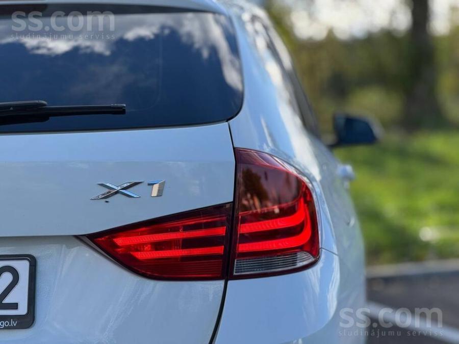 Balts BMW X1 2013 Rīga, ar dzinēja tilpumu 2.00 L un nobraukumu 329 tūkst. km par 6350 €, foto 12 vietnē AUTOMOTO.COM.LV
