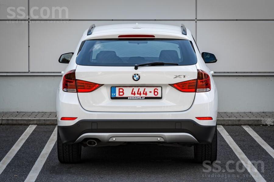 Balts BMW X1 2014 Rīga, ar dzinēja tilpumu 2.00 L un nobraukumu 0 tūkst. km par 9150 €, foto 5 vietnē AUTOMOTO.COM.LV