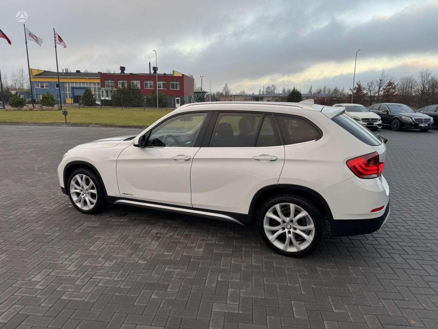 Balts BMW X1 2014 Telšiai, ar dzinēja tilpumu 2.00 L un nobraukumu 258 tūkst. km par 8300 €, foto 3 vietnē AUTOMOTO.COM.LV