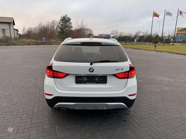 White BMW X1 2014 in Telschi, with an engine capacity of 2.00 L and mileage of 258 thousand km for 8300 €, photo 5 on AUTOMOTO.COM.LV