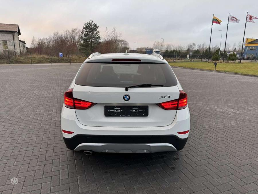 Balts BMW X1 2014 Telšiai, ar dzinēja tilpumu 2.00 L un nobraukumu 258 tūkst. km par 8300 €, foto 5 vietnē AUTOMOTO.COM.LV