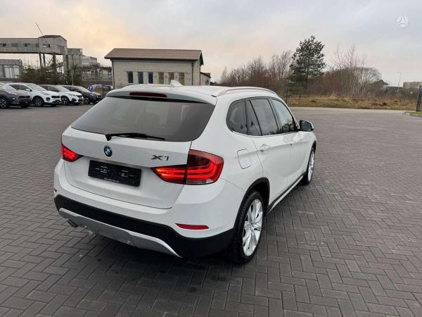 White BMW X1 2014 in Telschi, with an engine capacity of 2.00 L and mileage of 258 thousand km for 8300 €, photo 6 on AUTOMOTO.COM.LV