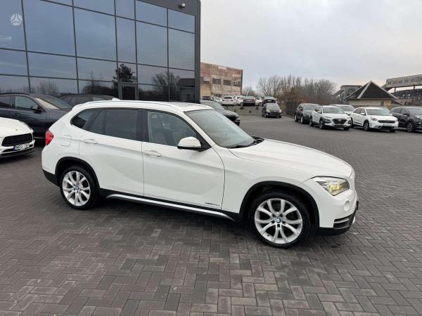 White BMW X1 2014 in Telschi, with an engine capacity of 2.00 L and mileage of 258 thousand km for 8300 €, photo 8 on AUTOMOTO.COM.LV