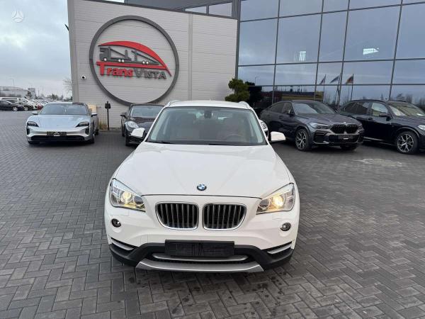 White BMW X1 2014 in Telschi, with an engine capacity of 2.00 L and mileage of 258 thousand km for 8300 €, photo 10 on AUTOMOTO.COM.LV