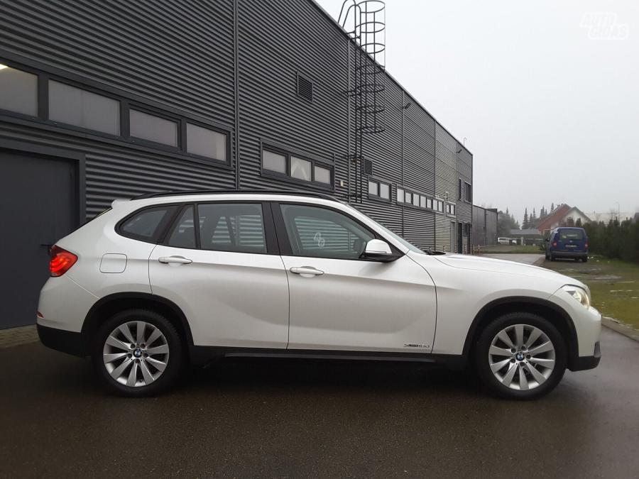 White BMW X1 2014 in Kretinga, with an engine capacity of 2.00 L and mileage of 164 thousand km for 6350 €, photo 4 on AUTOMOTO.COM.LV