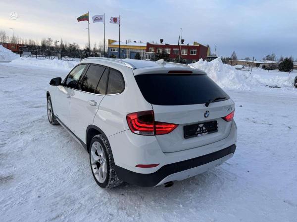 Balts BMW X1 2014 Telšiai, ar dzinēja tilpumu 2.00 L un nobraukumu 264 tūkst. km par 9300 €, foto 4 vietnē AUTOMOTO.COM.LV