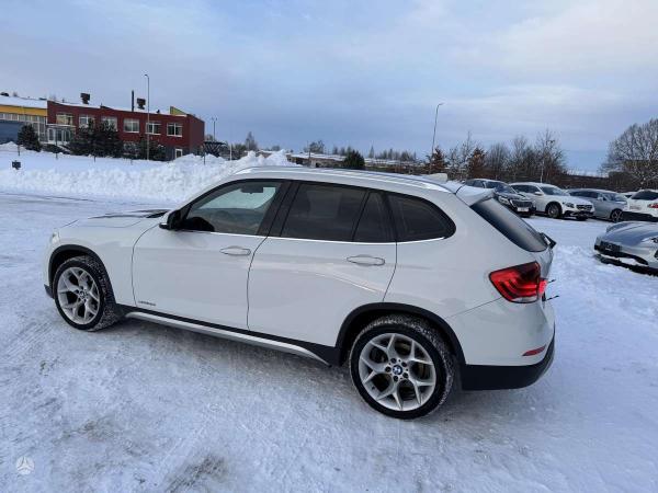 Balts BMW X1 2014 Telšiai, ar dzinēja tilpumu 2.00 L un nobraukumu 264 tūkst. km par 9300 €, foto 3 vietnē AUTOMOTO.COM.LV