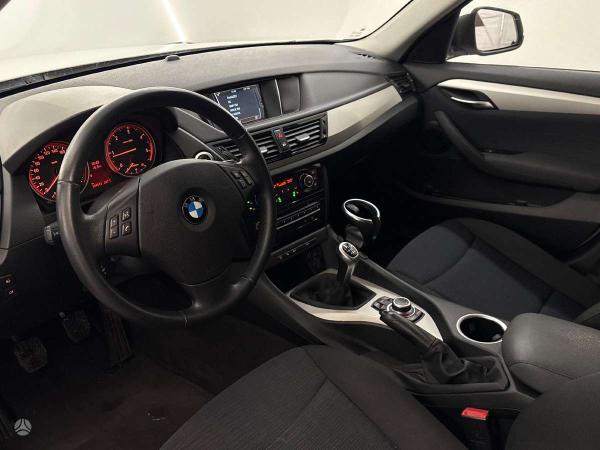 White BMW X1 2014 in Marijampole, with an engine capacity of 2.00 L and mileage of 325 thousand km for 7850 €, photo 2 on AUTOMOTO.COM.LV