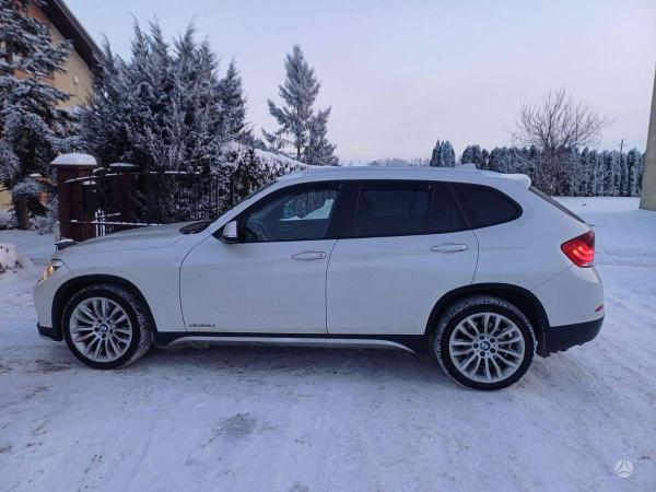 White BMW X1 2014 in Kaunas, with an engine capacity of 2.00 L and mileage of 244 thousand km for 9200 €, photo 2 on AUTOMOTO.COM.LV