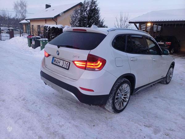 White BMW X1 2014 in Kaunas, with an engine capacity of 2.00 L and mileage of 244 thousand km for 9200 €, photo 3 on AUTOMOTO.COM.LV