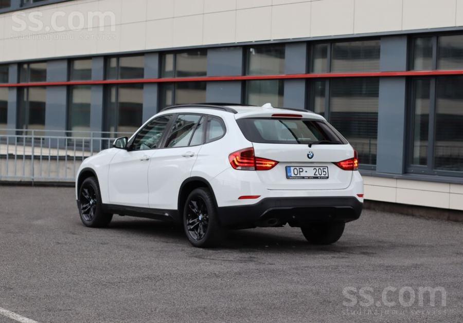 White BMW X1 2014 in Riga, with an engine capacity of 2.00 L and mileage of 181 thousand km for 9980 €, photo 5 on AUTOMOTO.COM.LV