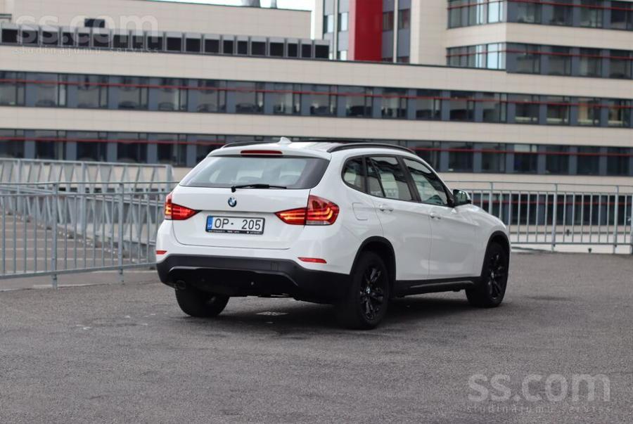 White BMW X1 2014 in Riga, with an engine capacity of 2.00 L and mileage of 181 thousand km for 9980 €, photo 7 on AUTOMOTO.COM.LV