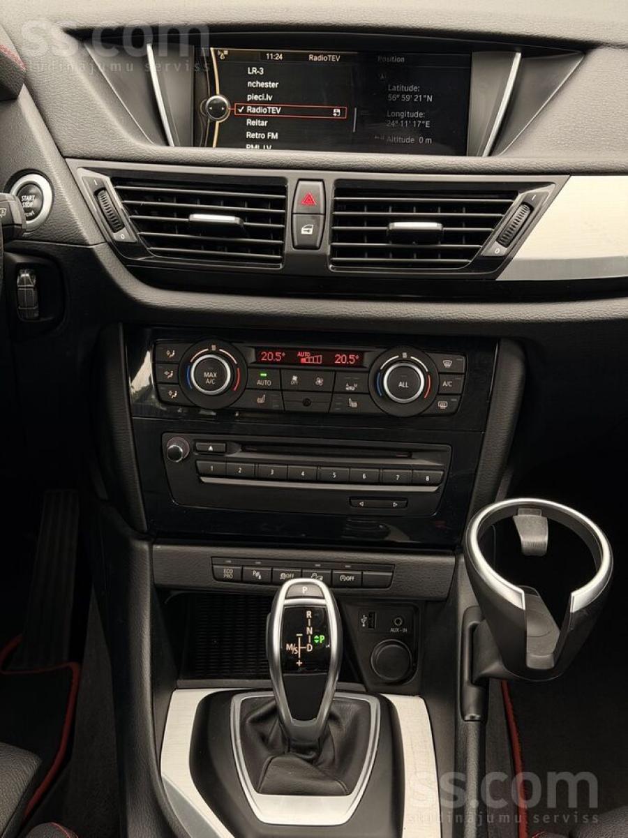 White BMW X1 2014 in Riga, with an engine capacity of 2.00 L and mileage of 181 thousand km for 9980 €, photo 13 on AUTOMOTO.COM.LV