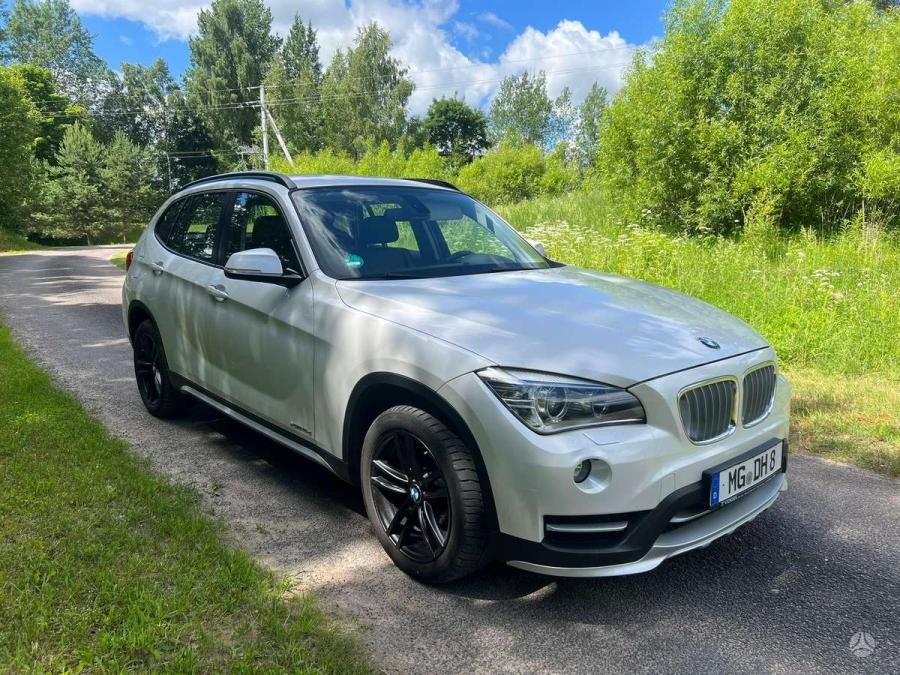 White BMW X1 2014 in Utena, with an engine capacity of 2.00 L and mileage of 233 thousand km for 7200 €, photo 4 on AUTOMOTO.COM.LV