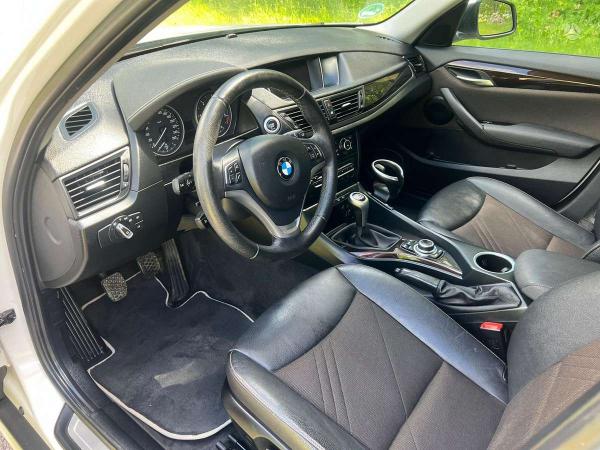 White BMW X1 2014 in Utena, with an engine capacity of 2.00 L and mileage of 233 thousand km for 7200 €, photo 9 on AUTOMOTO.COM.LV