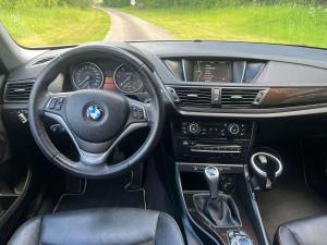White BMW X1 2014 in Utena, with an engine capacity of 2.00 L and mileage of 233 thousand km for 7200 €, photo 12 on AUTOMOTO.COM.LV