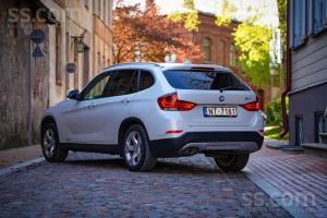 Белый БМВ Х1 2014 в Рига, объемом двигателя 2.00 л и пробегом 263 тыс. км за 10250 €, фото 5 на AUTOMOTO.COM.LV