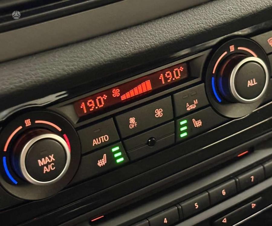 Balts BMW X1 2014 Marijampole, ar dzinēja tilpumu 2.00 L un nobraukumu 237 tūkst. km par 8650 €, foto 4 vietnē AUTOMOTO.COM.LV