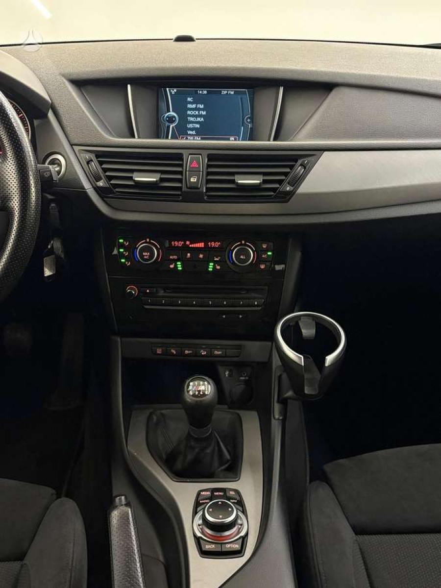 Balts BMW X1 2014 Marijampole, ar dzinēja tilpumu 2.00 L un nobraukumu 237 tūkst. km par 8650 €, foto 5 vietnē AUTOMOTO.COM.LV