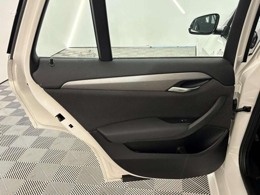 Balts BMW X1 2014 Marijampole, ar dzinēja tilpumu 2.00 L un nobraukumu 237 tūkst. km par 8650 €, foto 15 vietnē AUTOMOTO.COM.LV